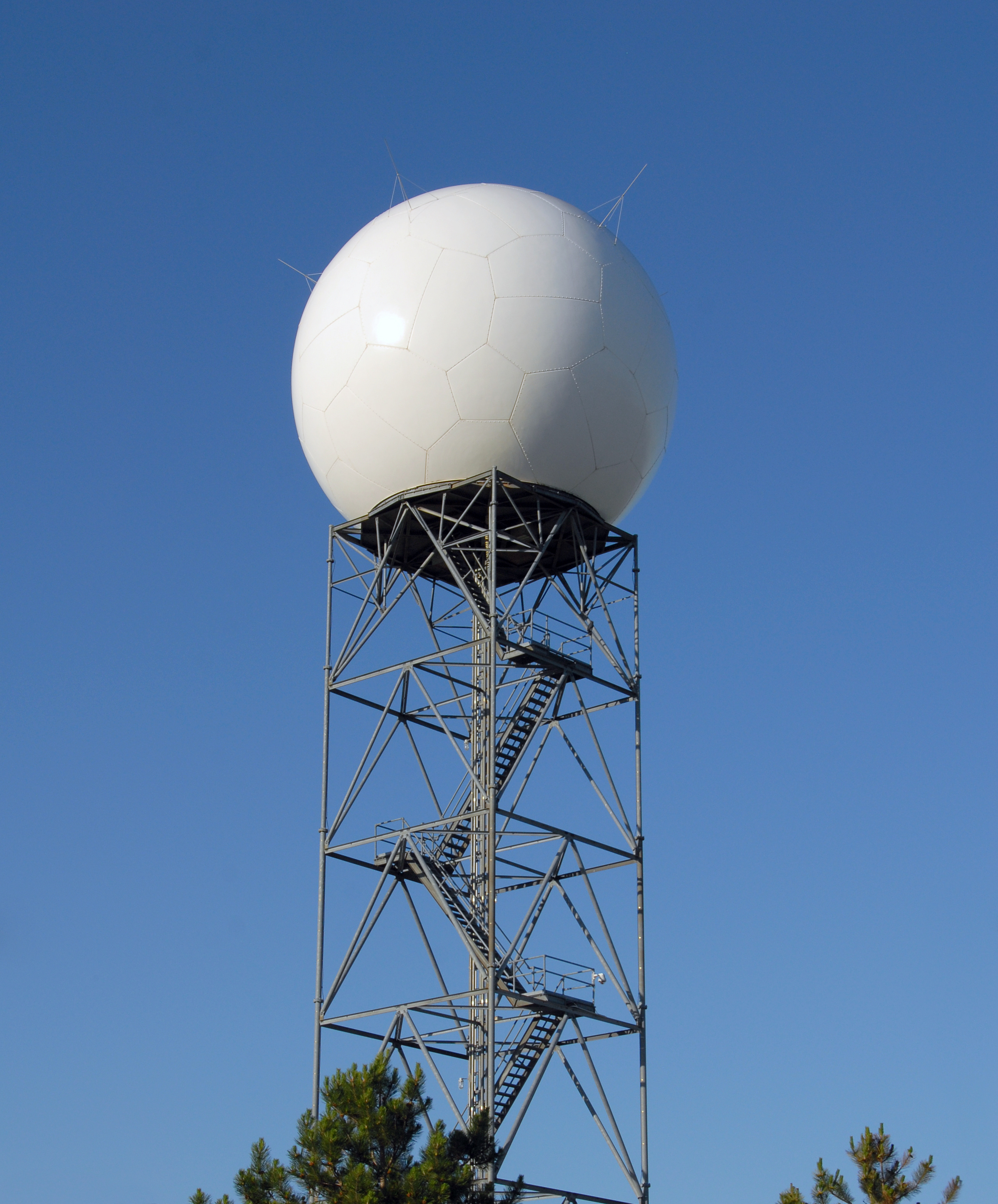 Exceptional Weather Radar Performance with GaN Solid-State